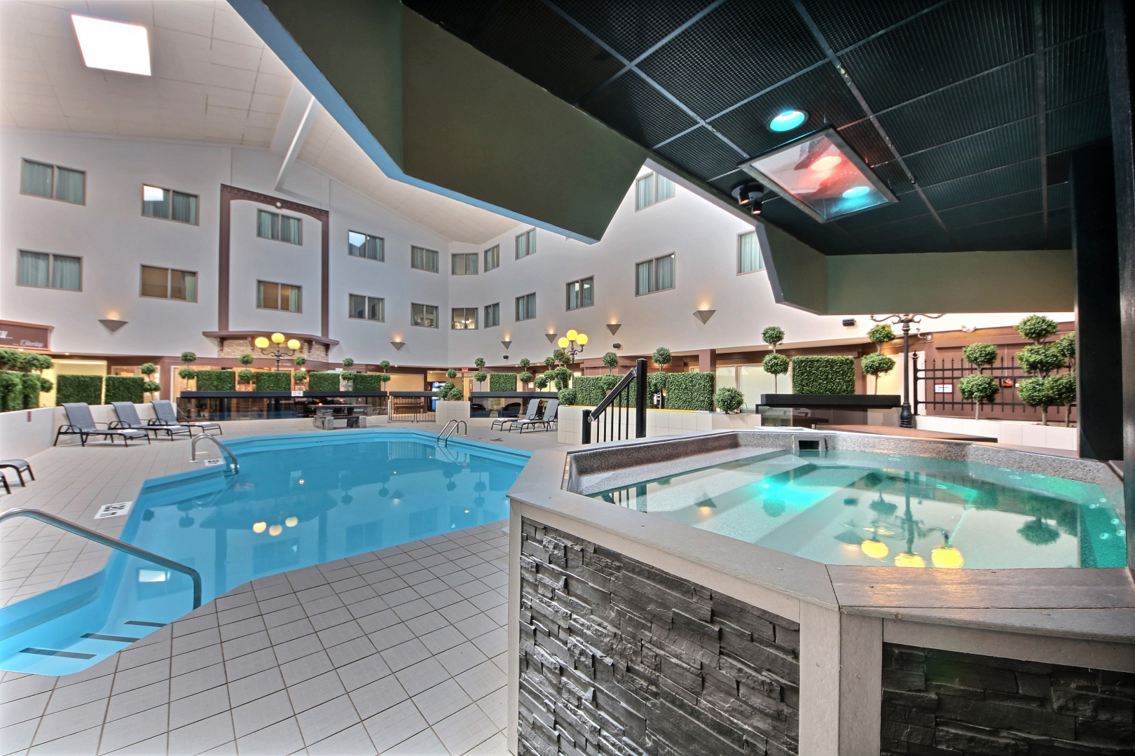 Hôtel Château Roberval - Véloroute des Bleuets